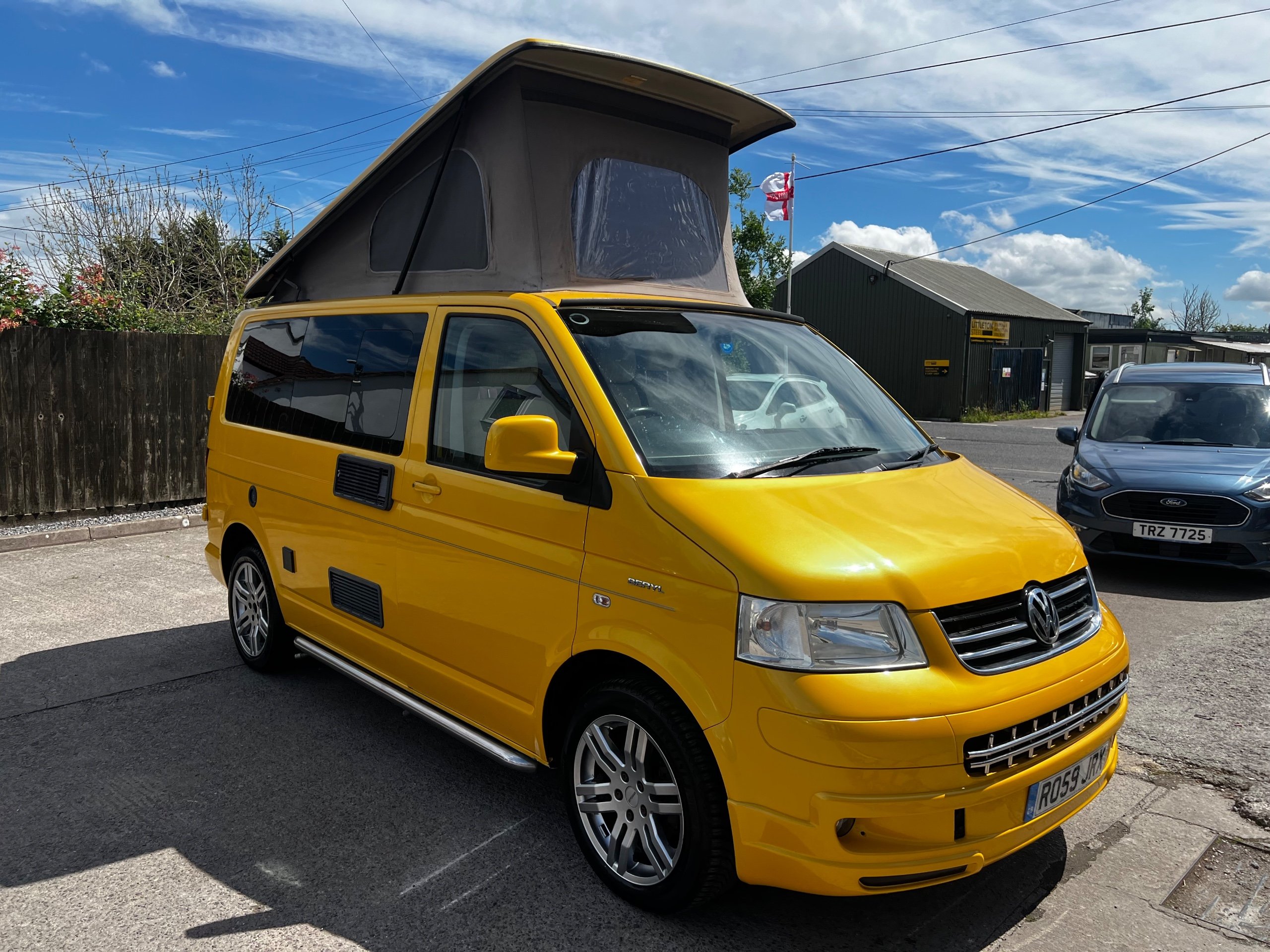 Used 2009 Auto-Sleepers Trooper NEW MOT. Service History. Alloys. Side ...