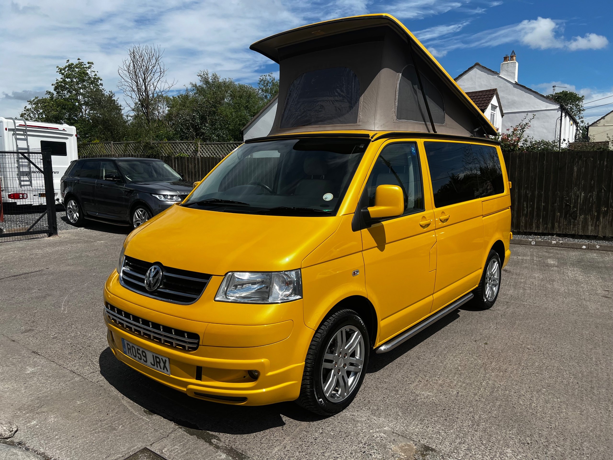 Used 2009 Auto-Sleepers Trooper NEW MOT. Service History. Alloys. Side ...